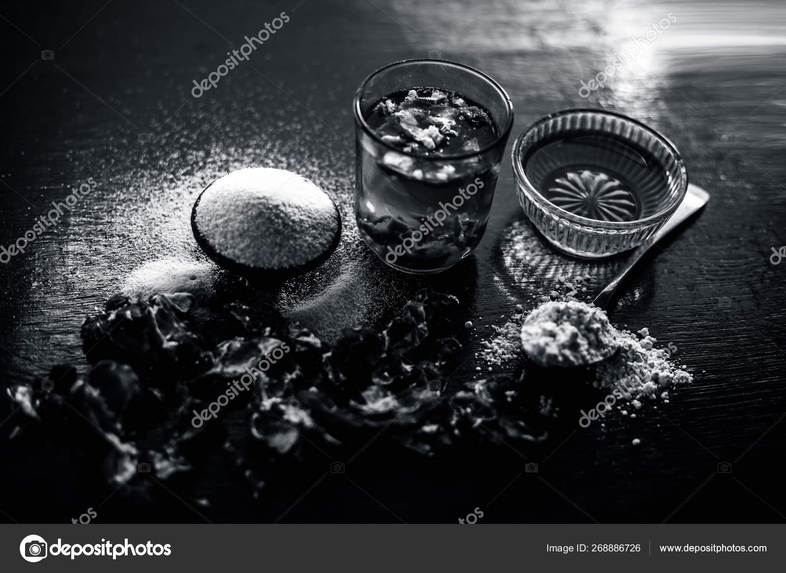 Best Face Pack Tamarind Imli Amli Wooden Surface Consisting Gram ...