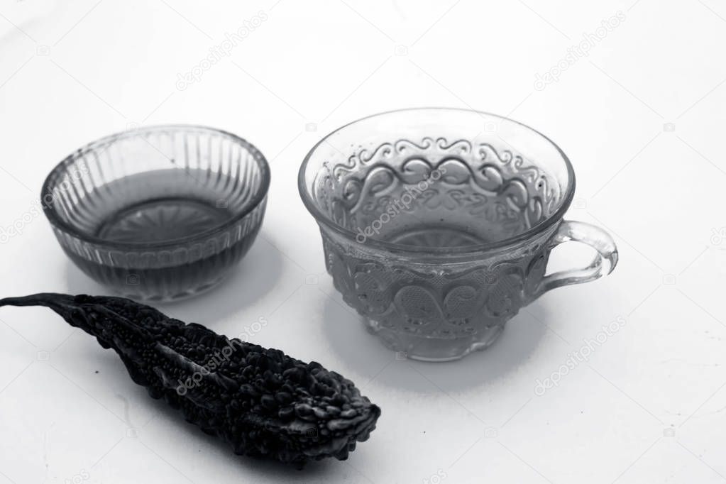 Té de hierbas desintoxicante popular aislado en blanco, es decir Melón ...