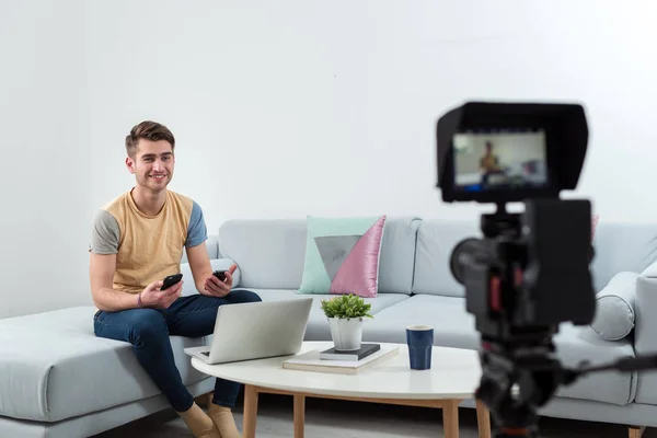 Video di cap Stock Photos, Royalty Free Video di cap Images | Depositphotos