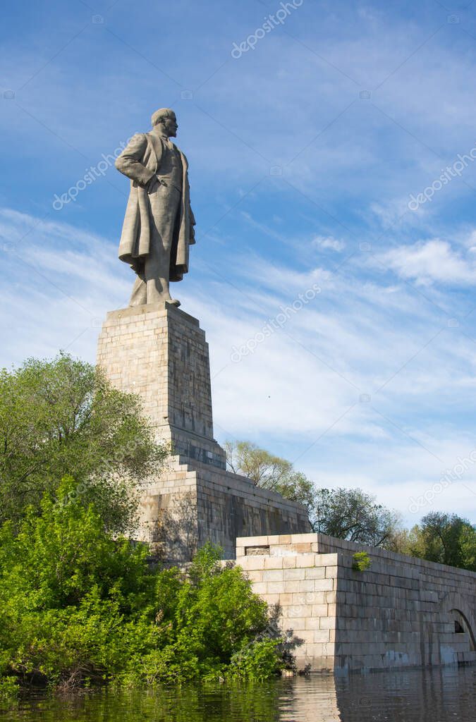 Volgogrado. Rusia. Vista del monumento más alto a Lenin en la entrada ...