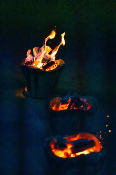 La marmite sur le feu images libres de droit, photos de La marmite sur ...