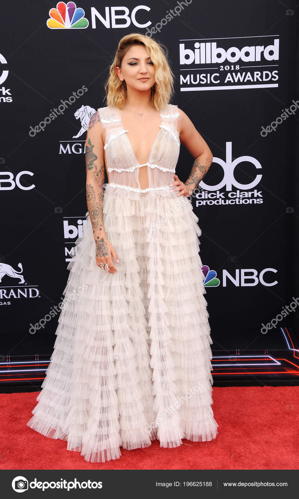 Singer Julia Michaels 2018 Billboard Music Awards Held Mgm Grand ...