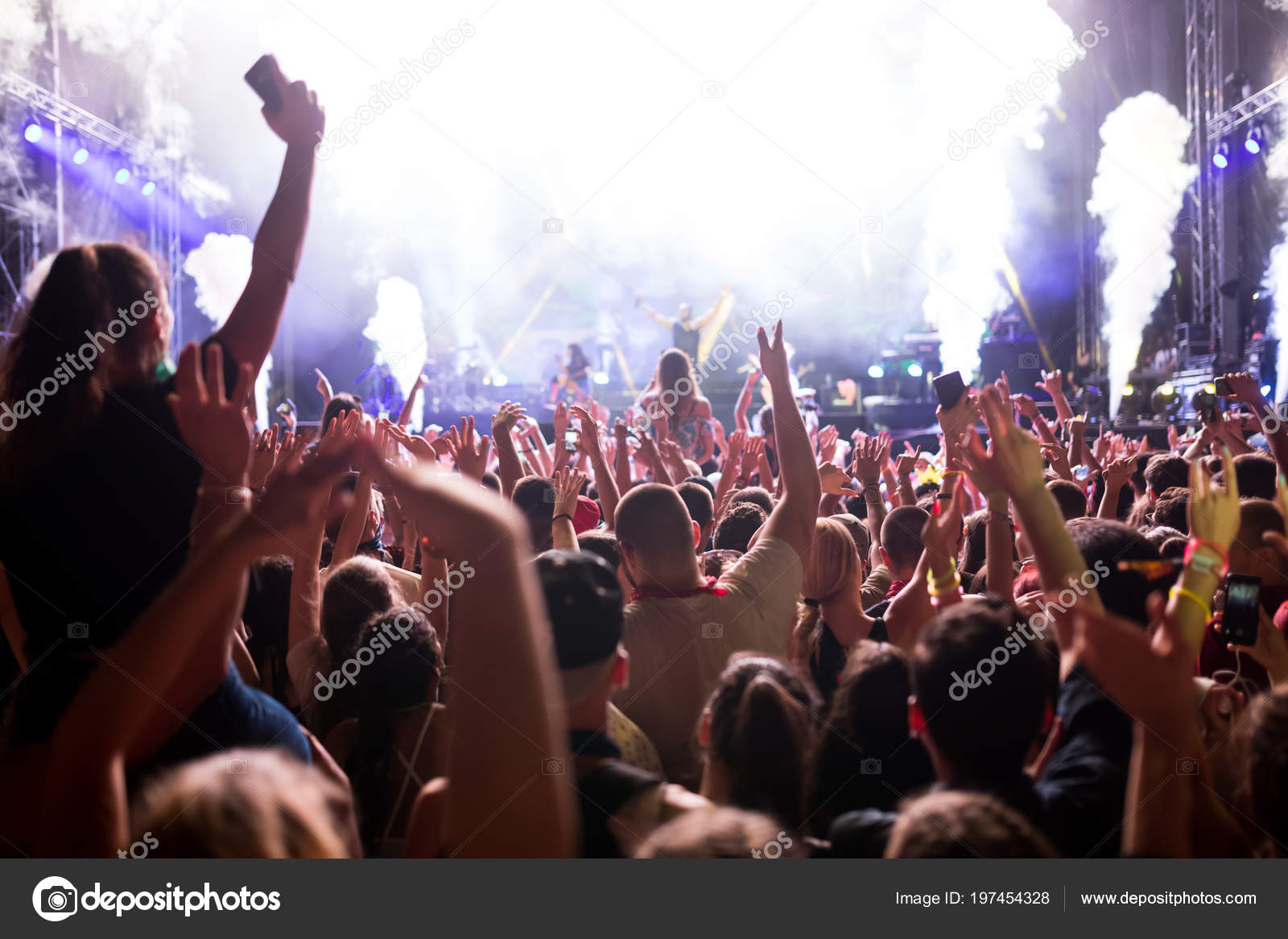 Portrait Happy Dancing Crowd Enjoying Music Festival — Stock Photo ...