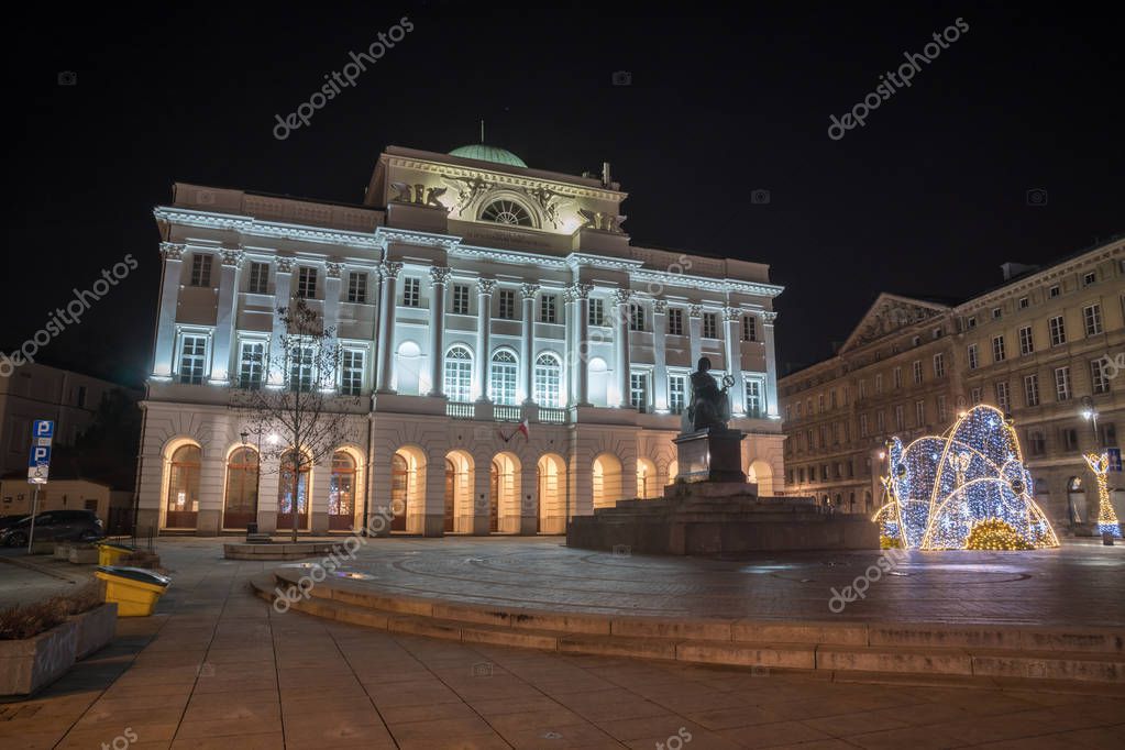 Nicolás Copérnico Monumento al Palacio Staszic en Cracovia 2025