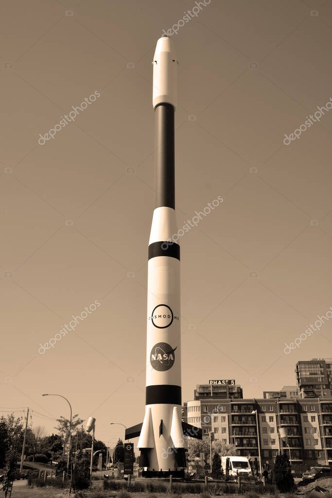 LAVAL QUEBEC CANADA - 22-06-2020: Replica del Ariane 4 fue un sistema ... LAVAL QUEBEC CANADA - 22-06-2020: Replica del Ariane 4 fue un sistema ...