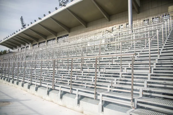 Gradas de estadio fotos de stock, imágenes de Gradas de estadio sin ...