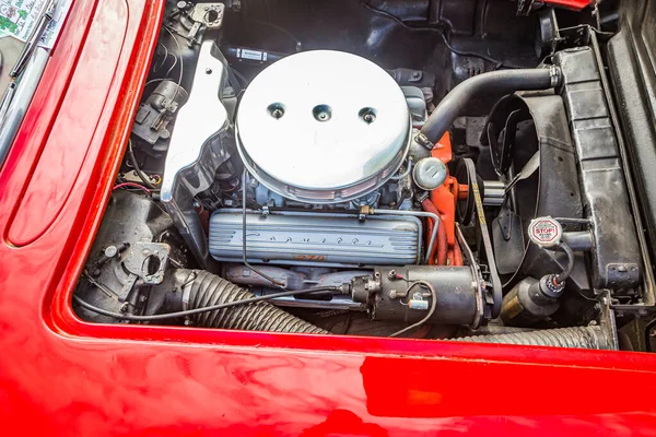 Classic mini engine bay Stock Photos, Royalty Free Classic mini engine ...