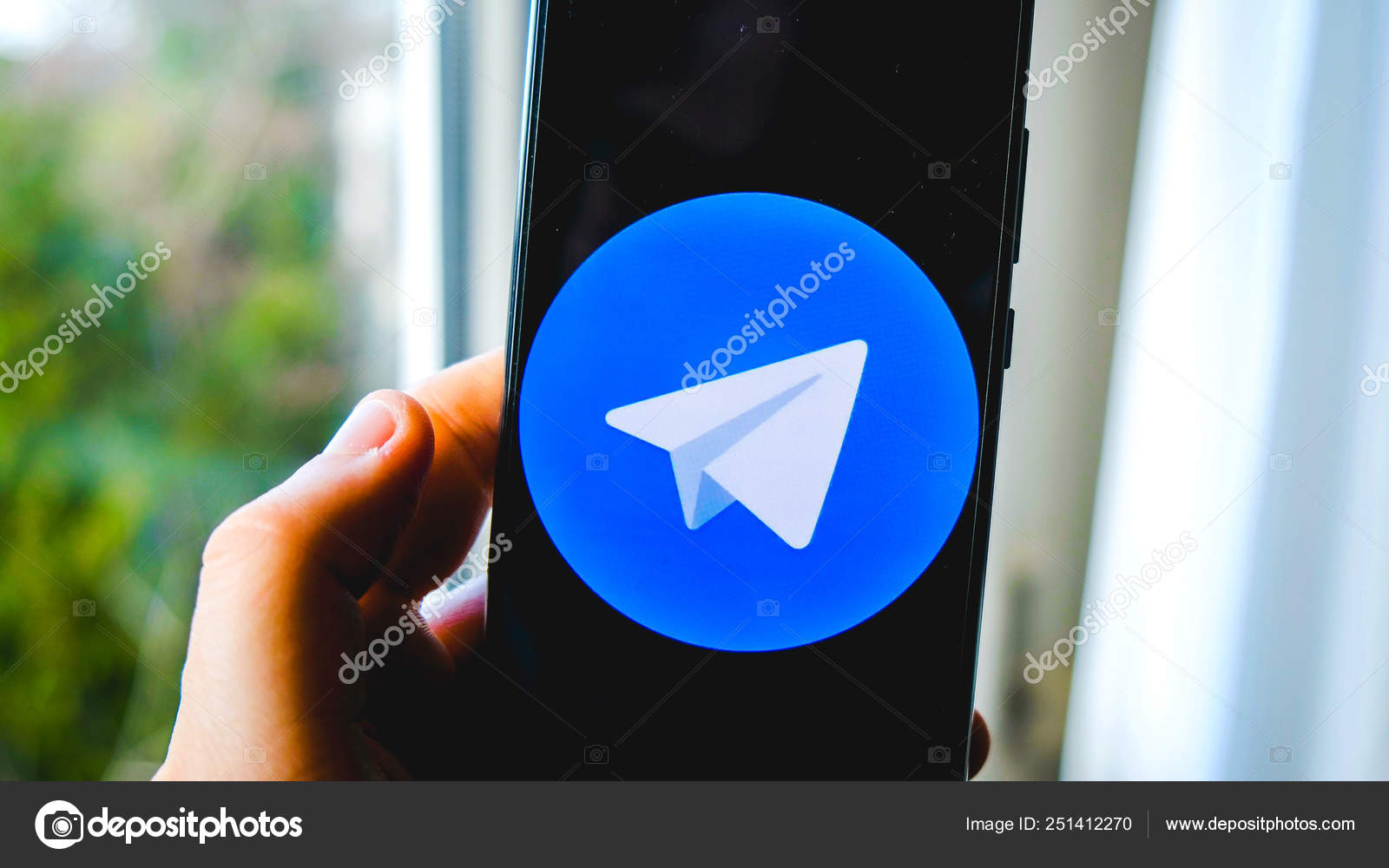 Use Telegram app hand smartphone background — Stock Editorial Photo ...