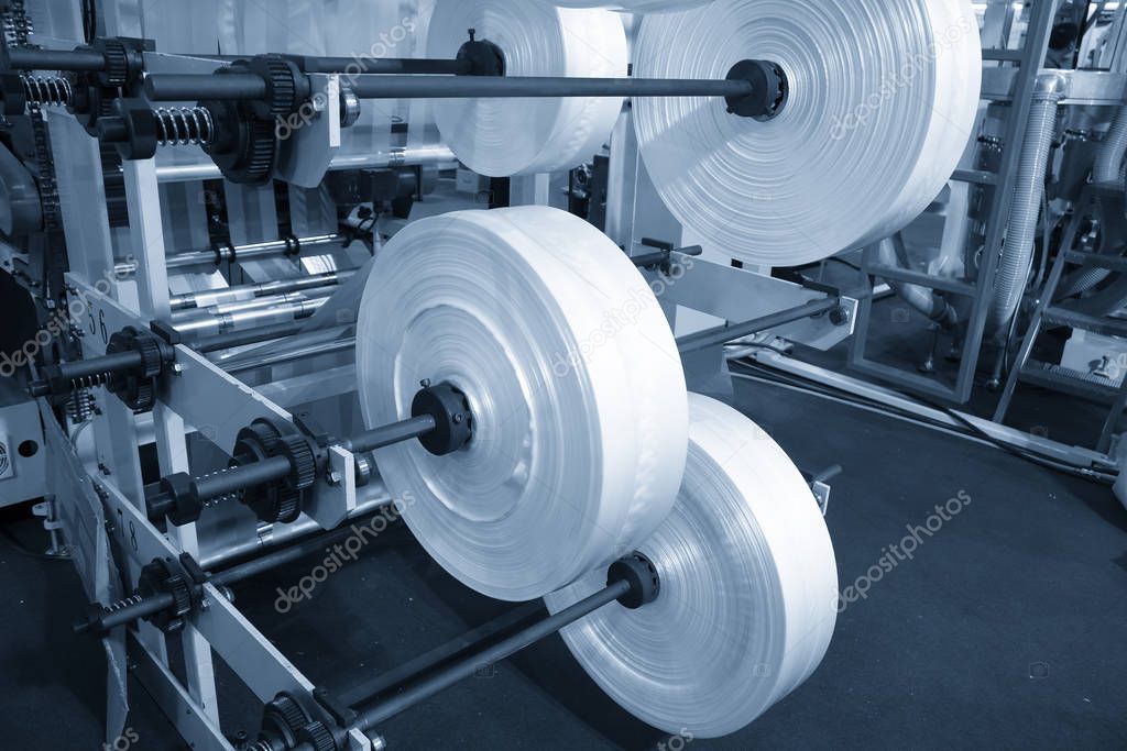 La materia prima para la producci n de bolsas de pl stico.El proceso de fabricaci n de bolsas de ...