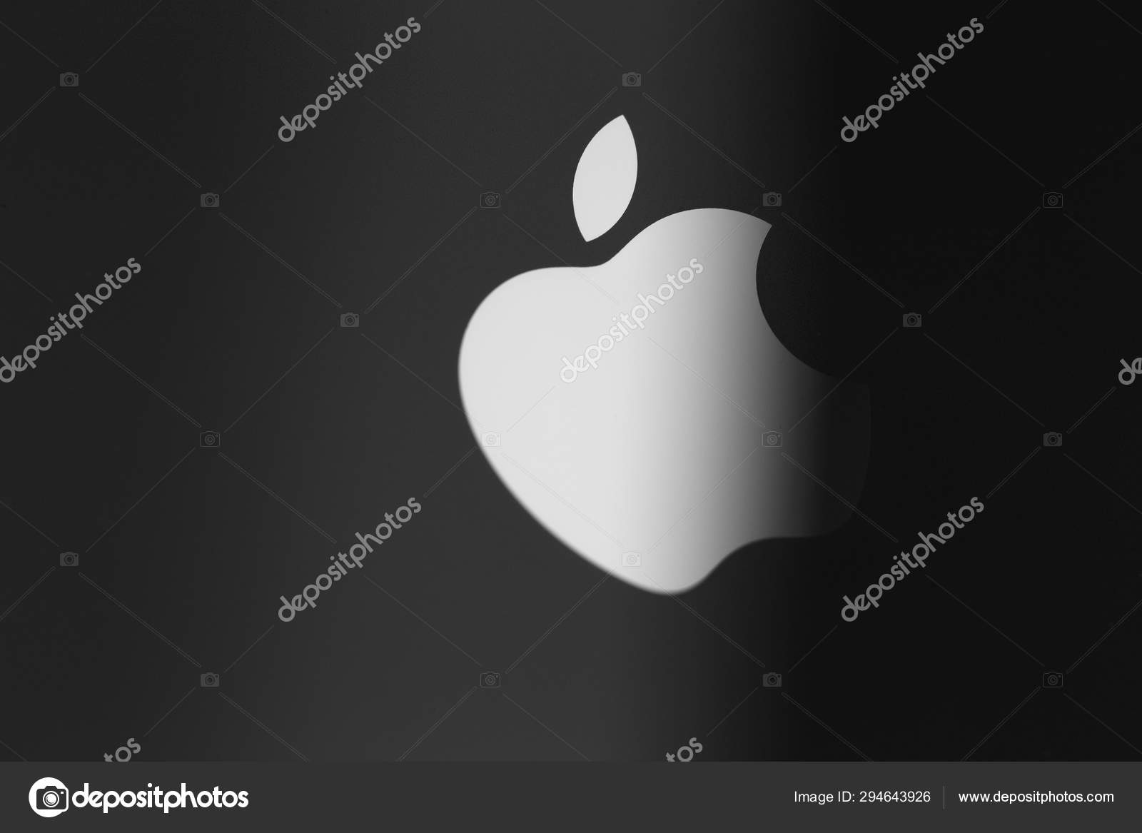 Apple Inc logo on a iPhone back cove – Stock Editorial Photo © Primakov ...