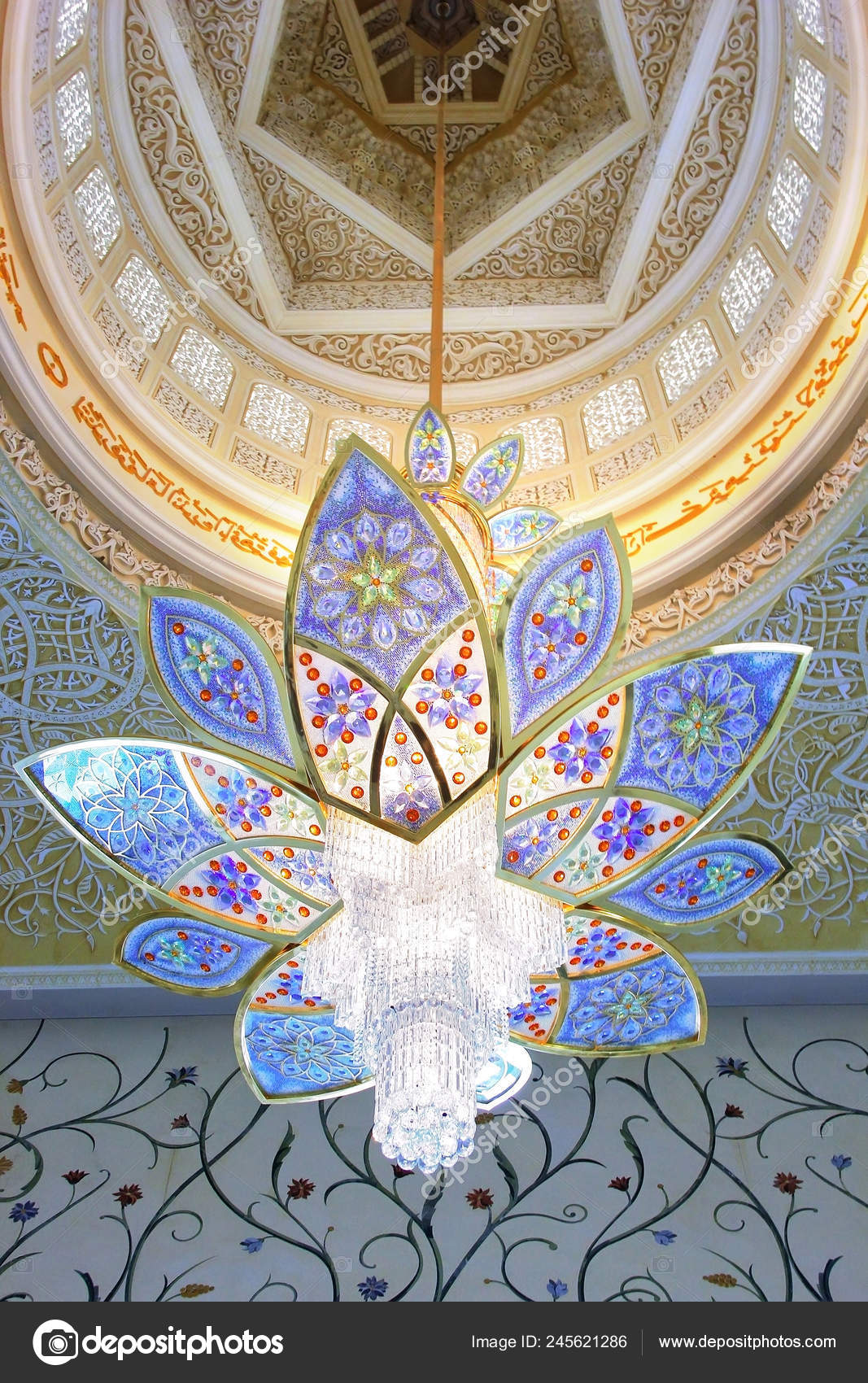 Swarovski Chandelier Sheikh Zayed Mosque Abu Dhabi United Arab Emirates ...