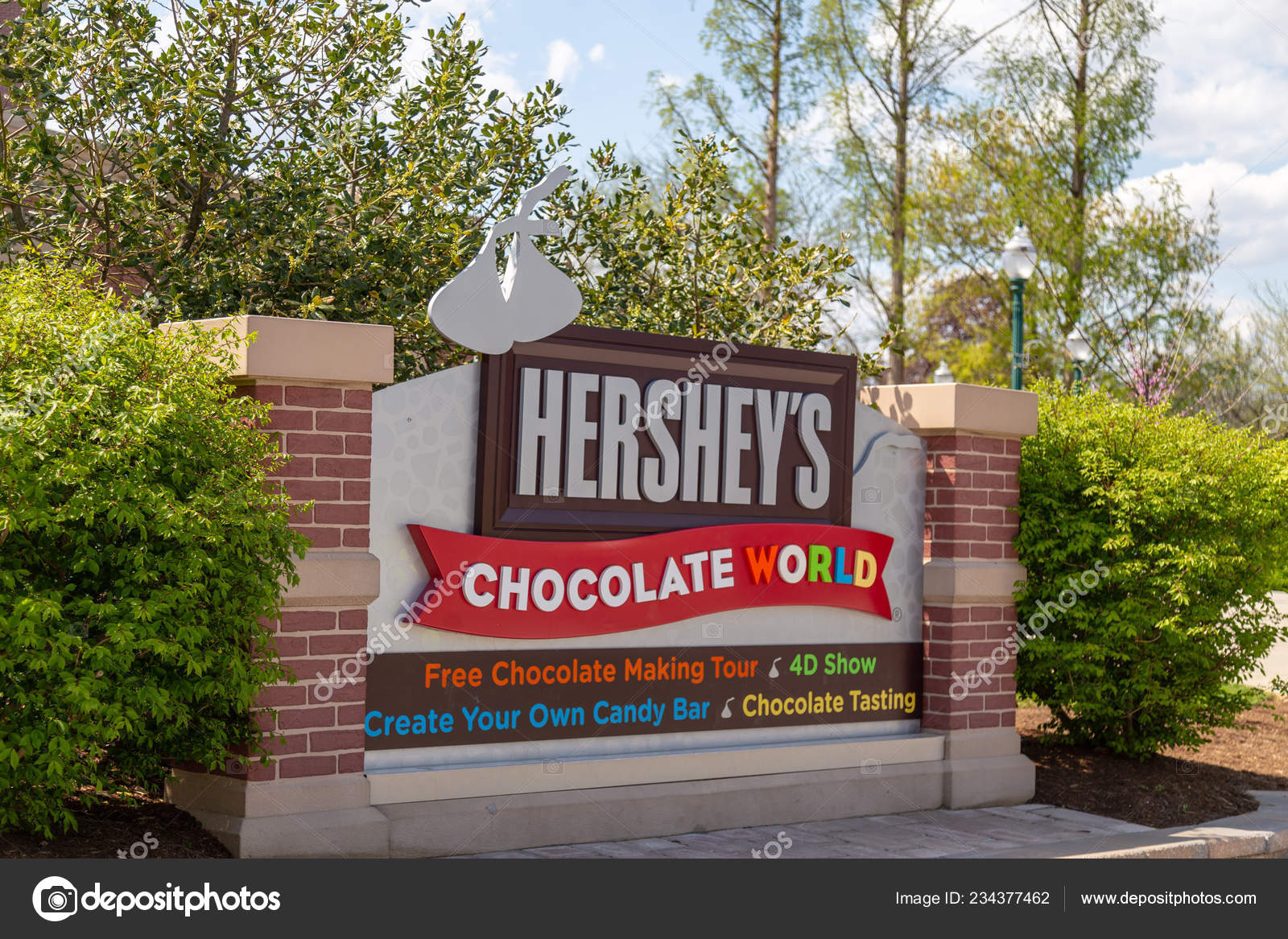 Hershey Usa May 2015 Welcome Hersheys Chocolate World Sign Chocolate ...