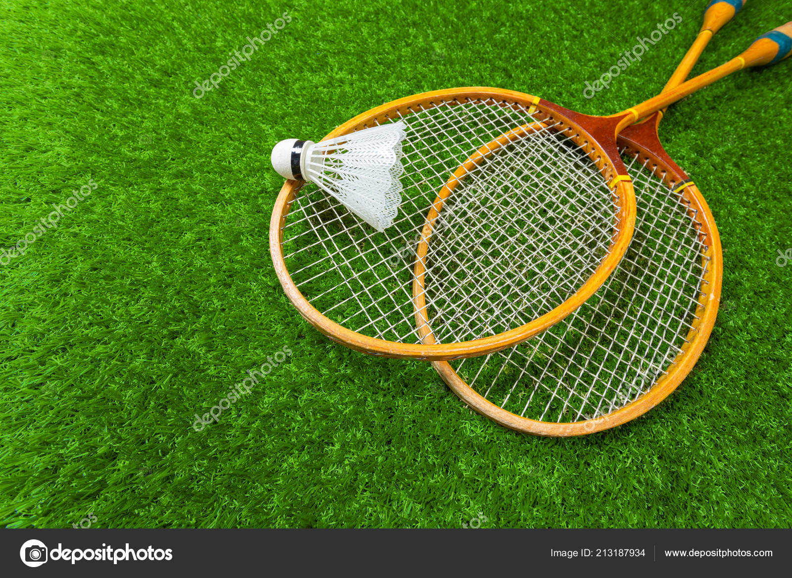 Wooden Badminton Rackets Green Grass Stock Photo by ©Fotofabrika 213187934
