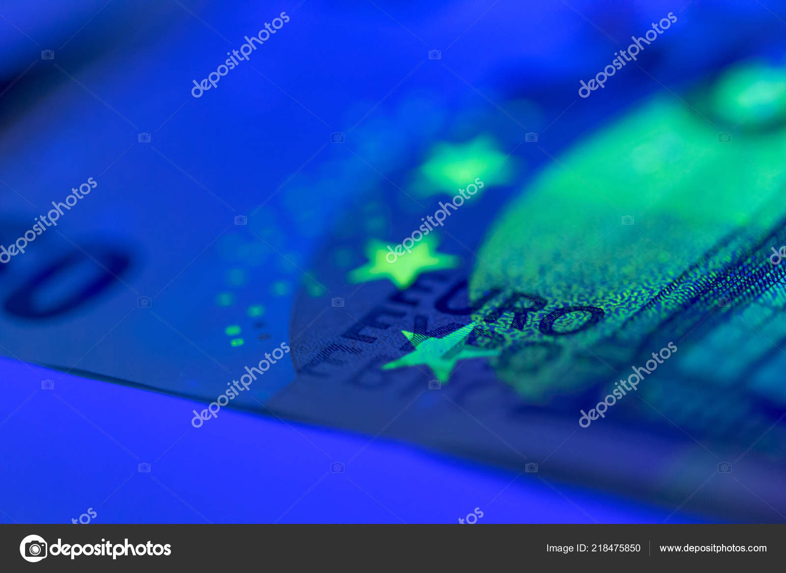 Chequear Dinero Cerca — Foto de stock © Fotofabrika #218475850