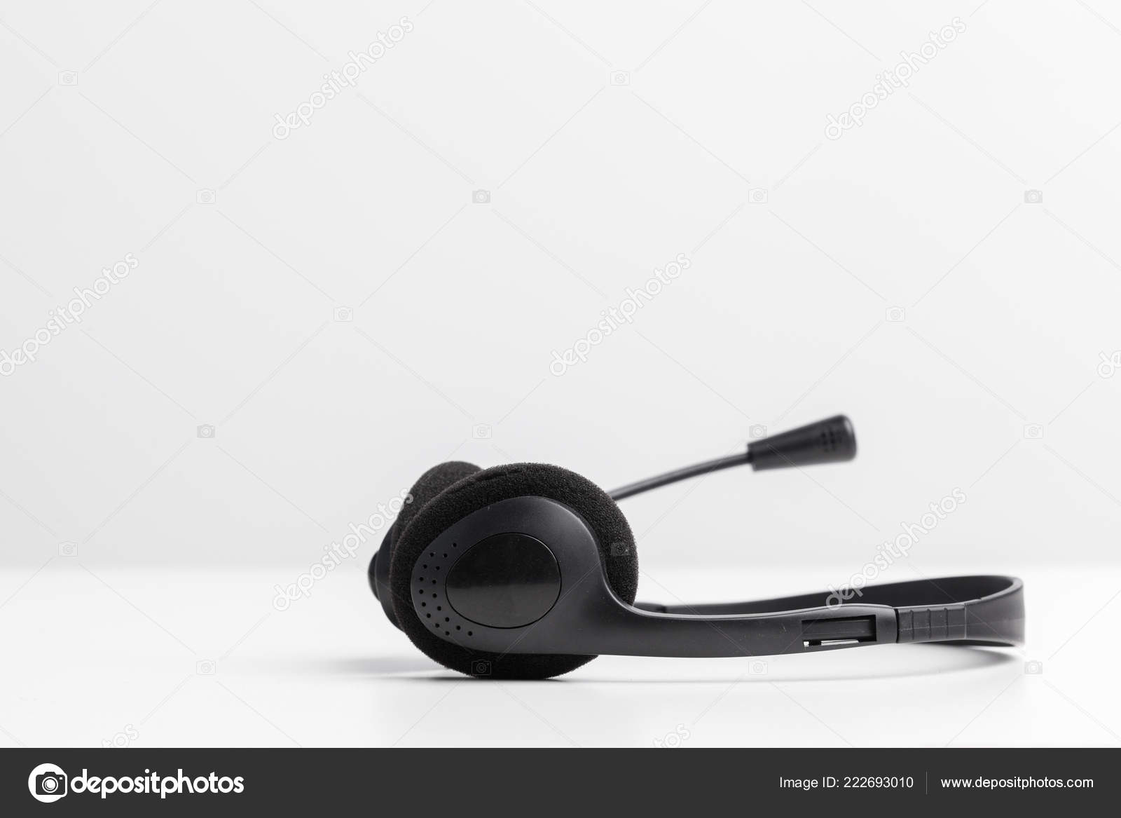 Audio Headset Table Stock Photo by ©Fotofabrika 222693010
