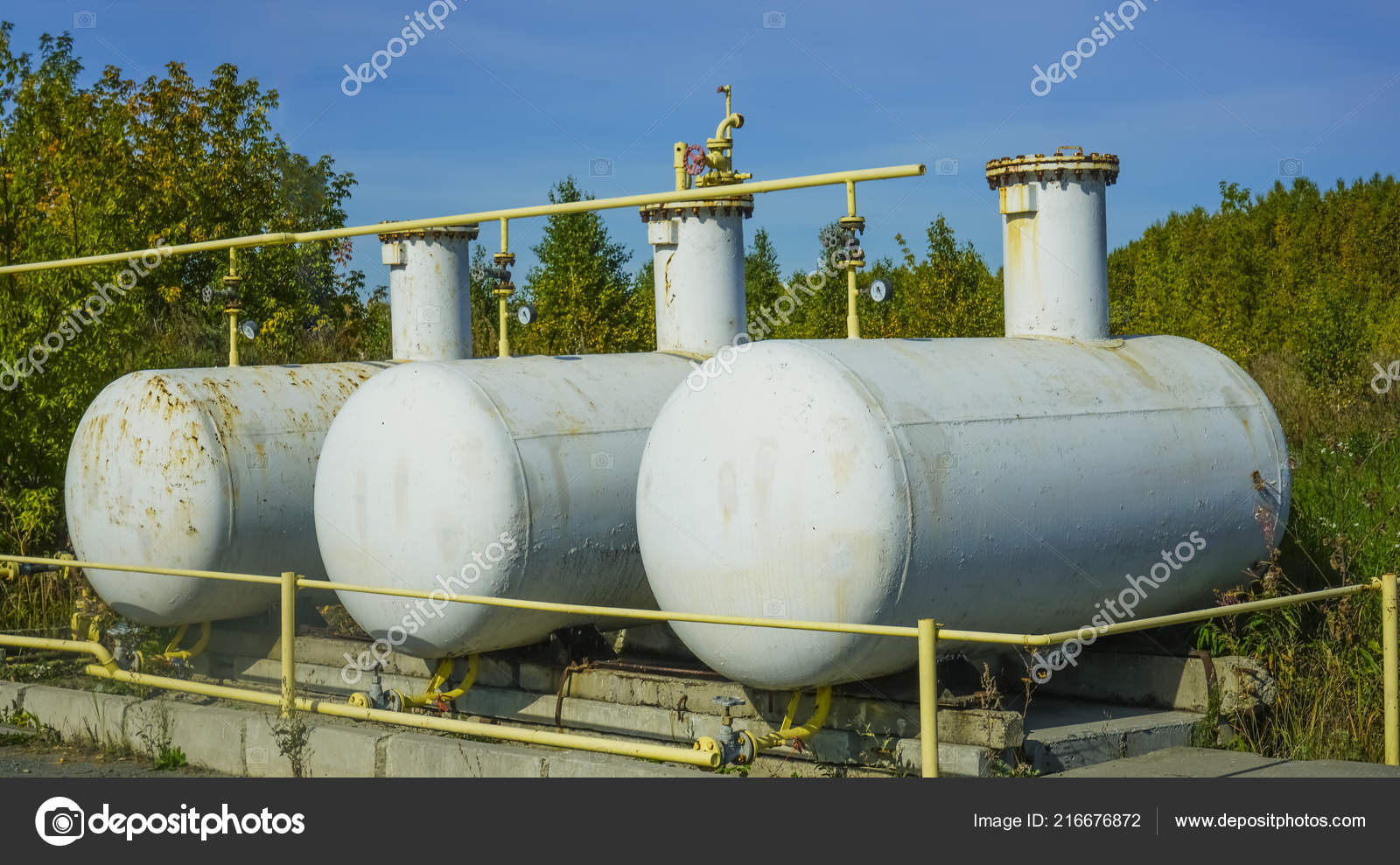 Big Silver Gas Cisterns Petroleum Reservoirs Fuel Tanks — Stock Photo ...