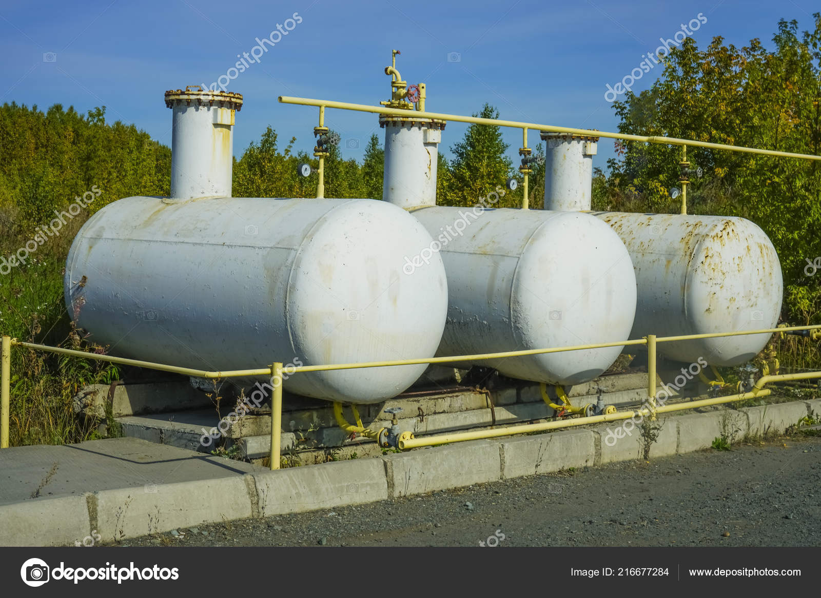 Big Silver Gas Cisterns Petroleum Reservoirs Fuel Tanks — Stock Photo ...