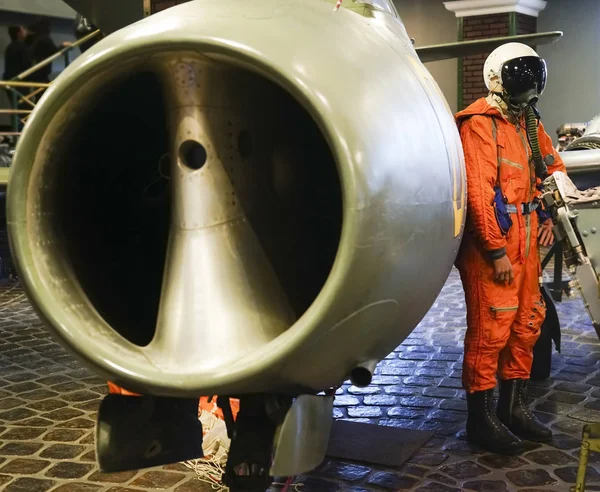 Jet Fighter Pilot Helmet Dummy Airplane Pilot Helmet Overalls ...