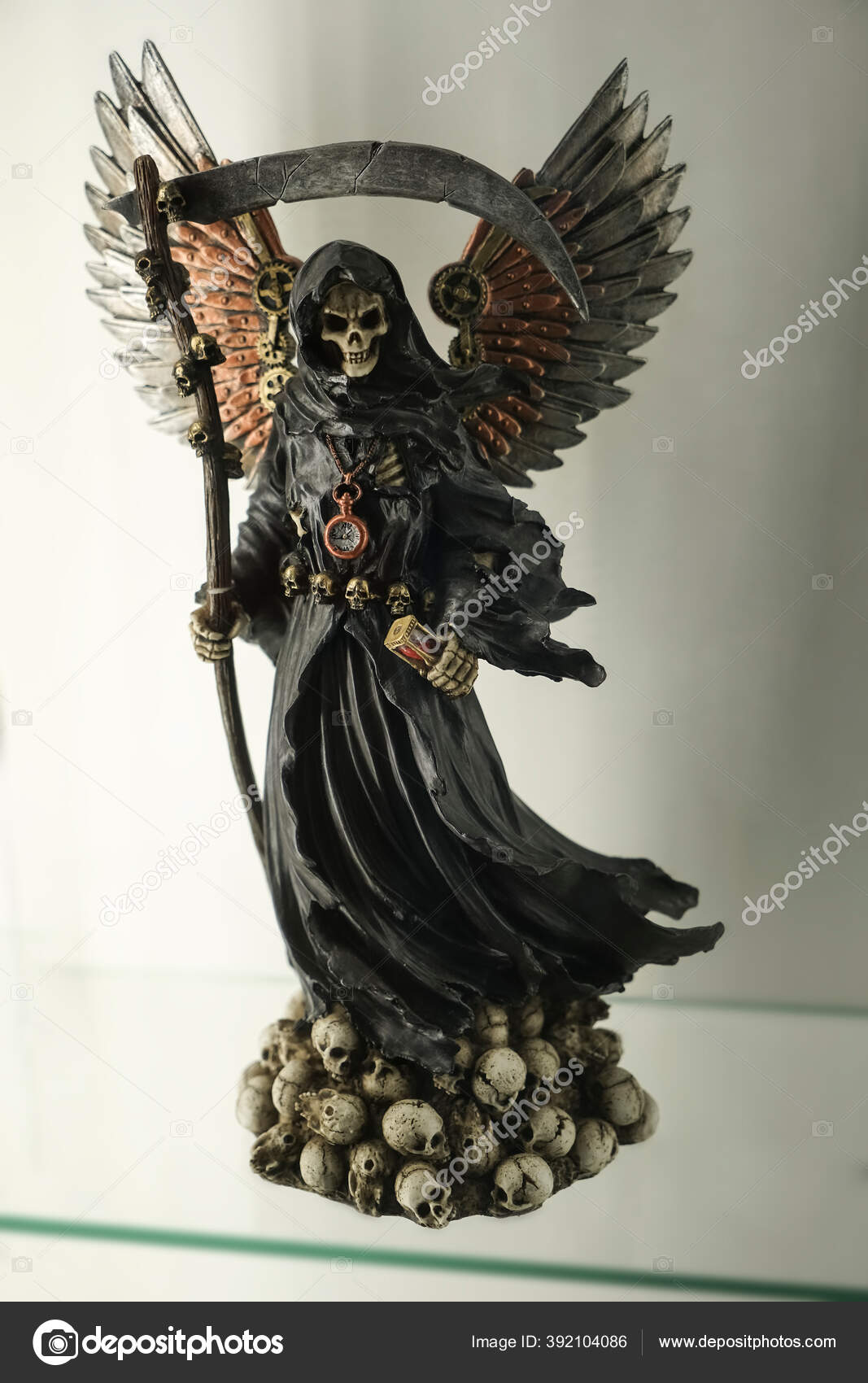 Sensenmann Mit Sanduhr Toter Sensenmann Mit Schwarzem Gewand Und Sense ...
