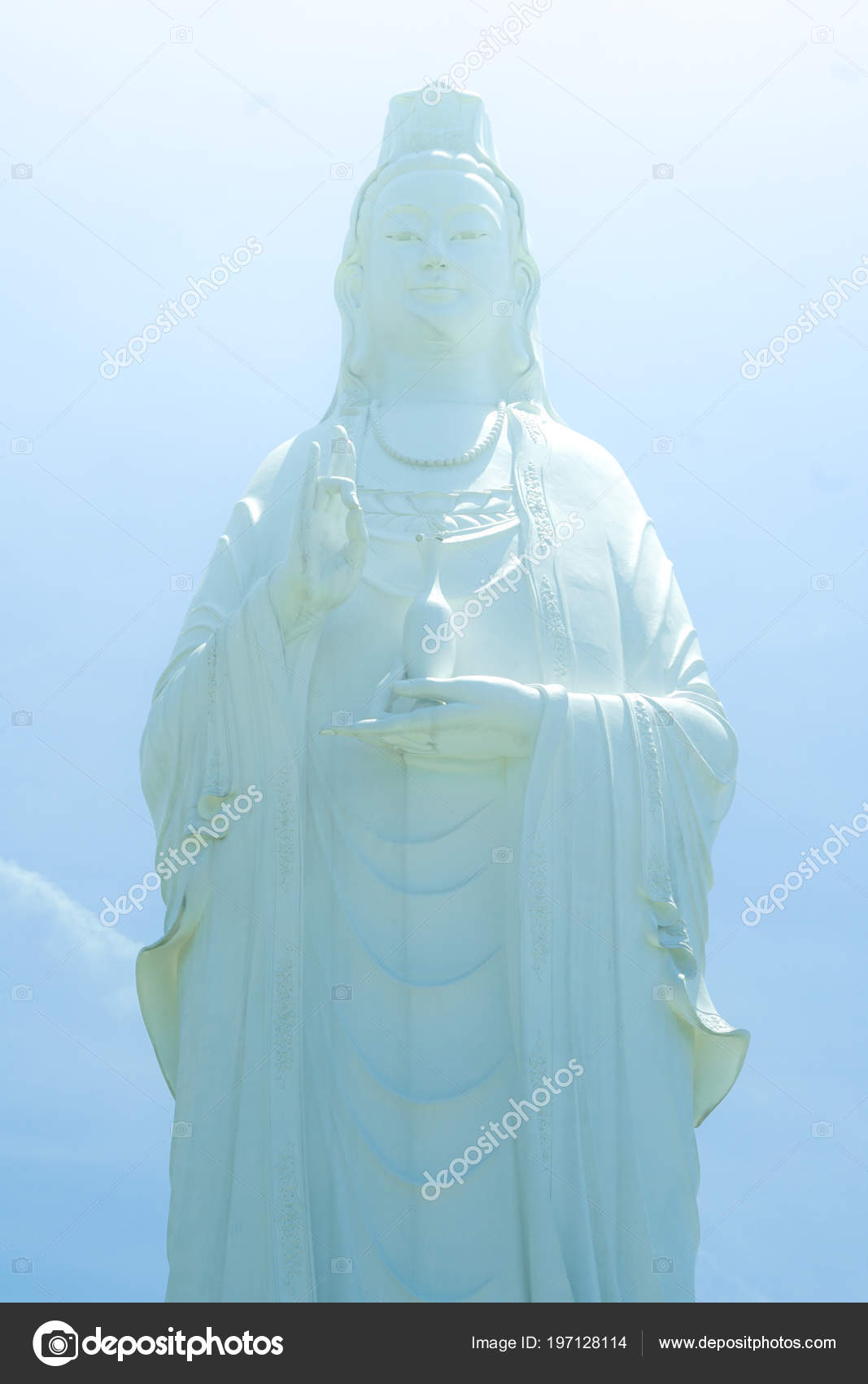 Majestic View Lady Buddha Statue Bodhisattva Mercy Linh Ung Pagoda ...