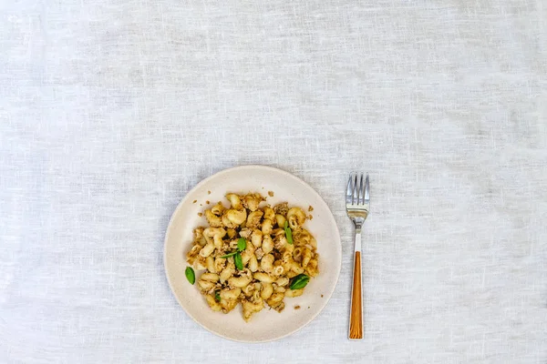 plato tradicional soviético de pasta rusa, vermicelli, pasta marina ...