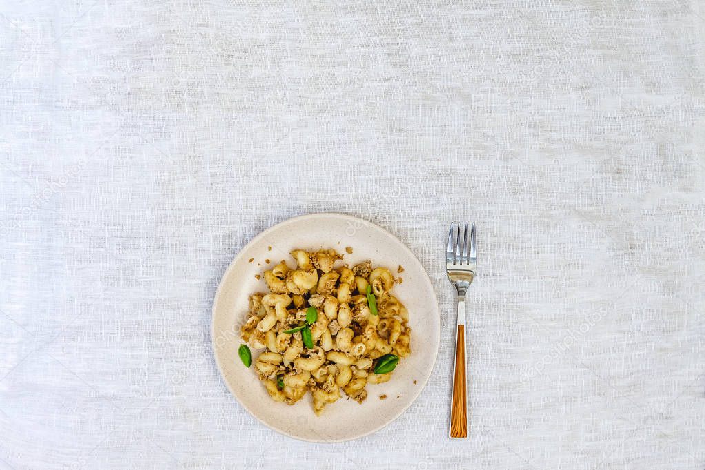 plato tradicional soviético de pasta rusa, vermicelli, pasta marina ...