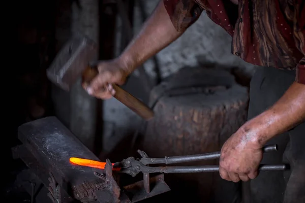Filipino blacksmith images Stock Photos, Royalty Free Filipino ...