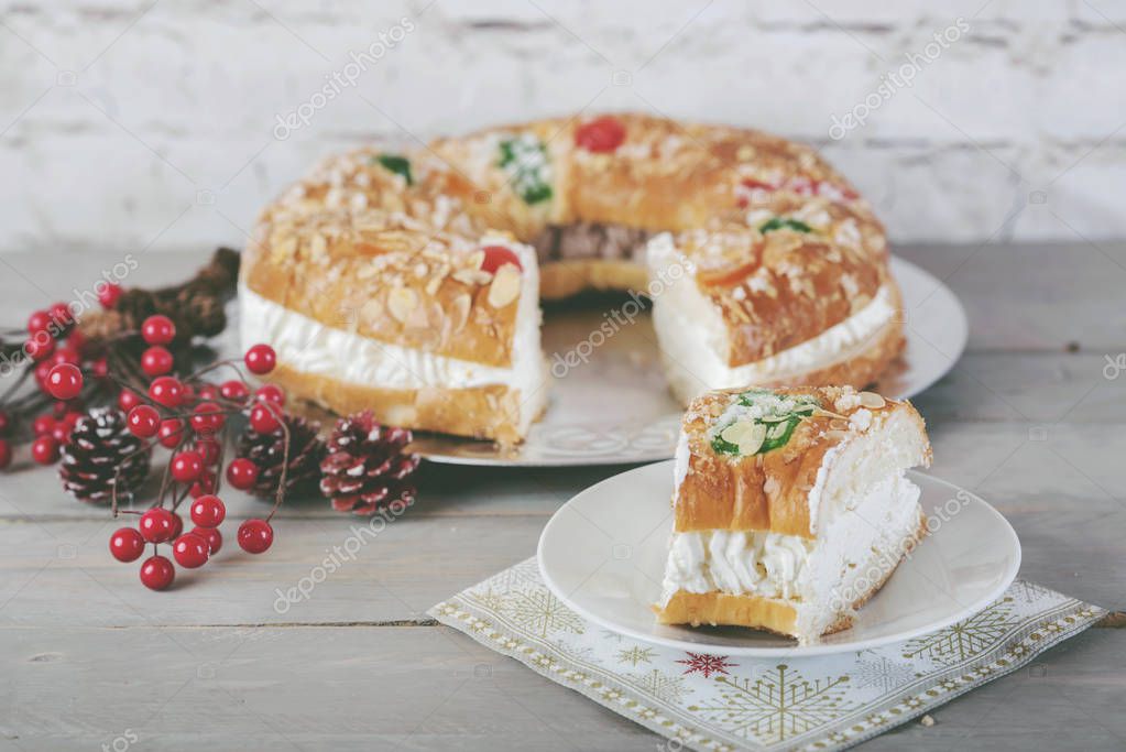 Pastel de rey típico postre español para Navidad 2022