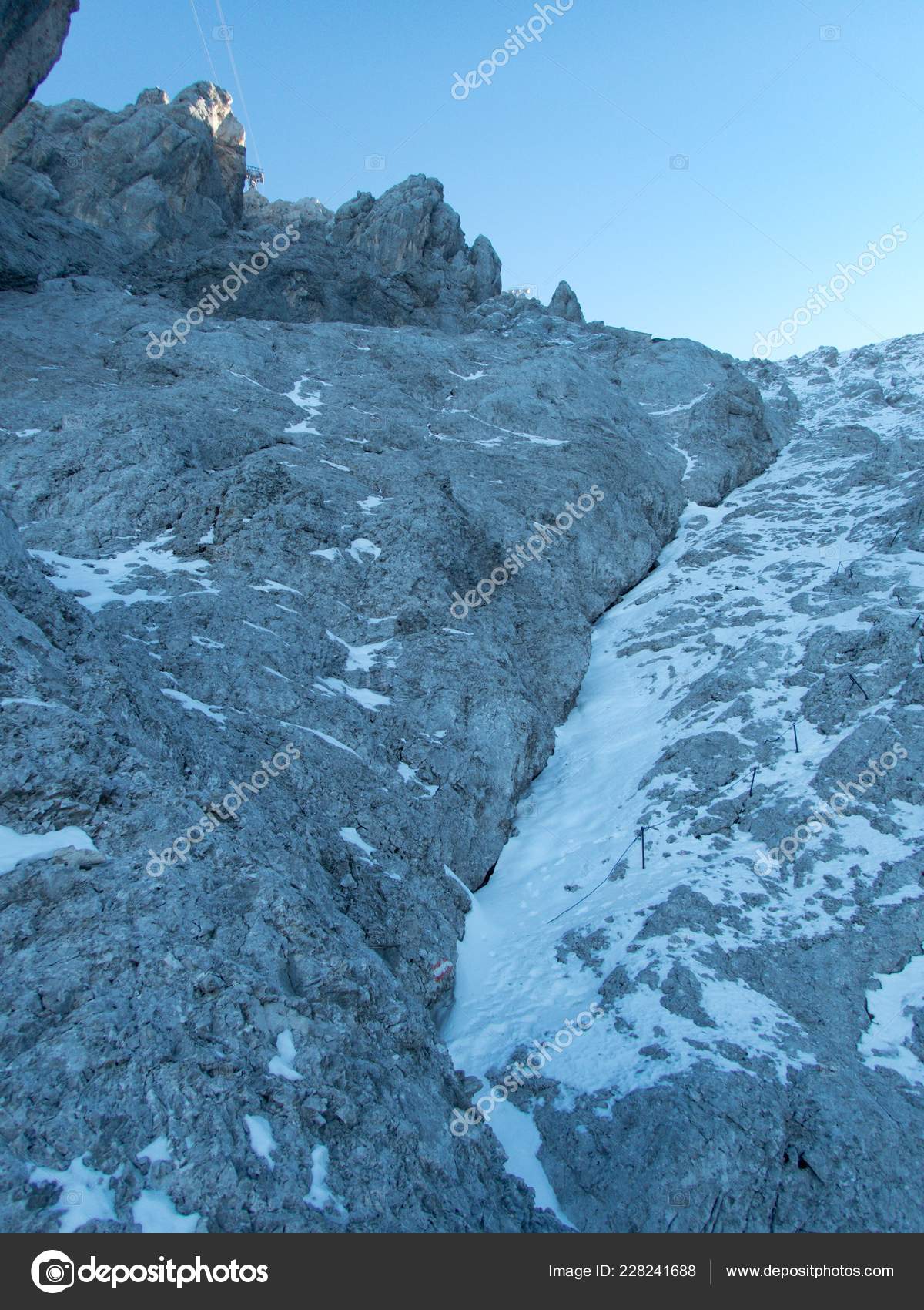 Beautiful chilly morning landscape climbing zugspitze — Stock Photo ...