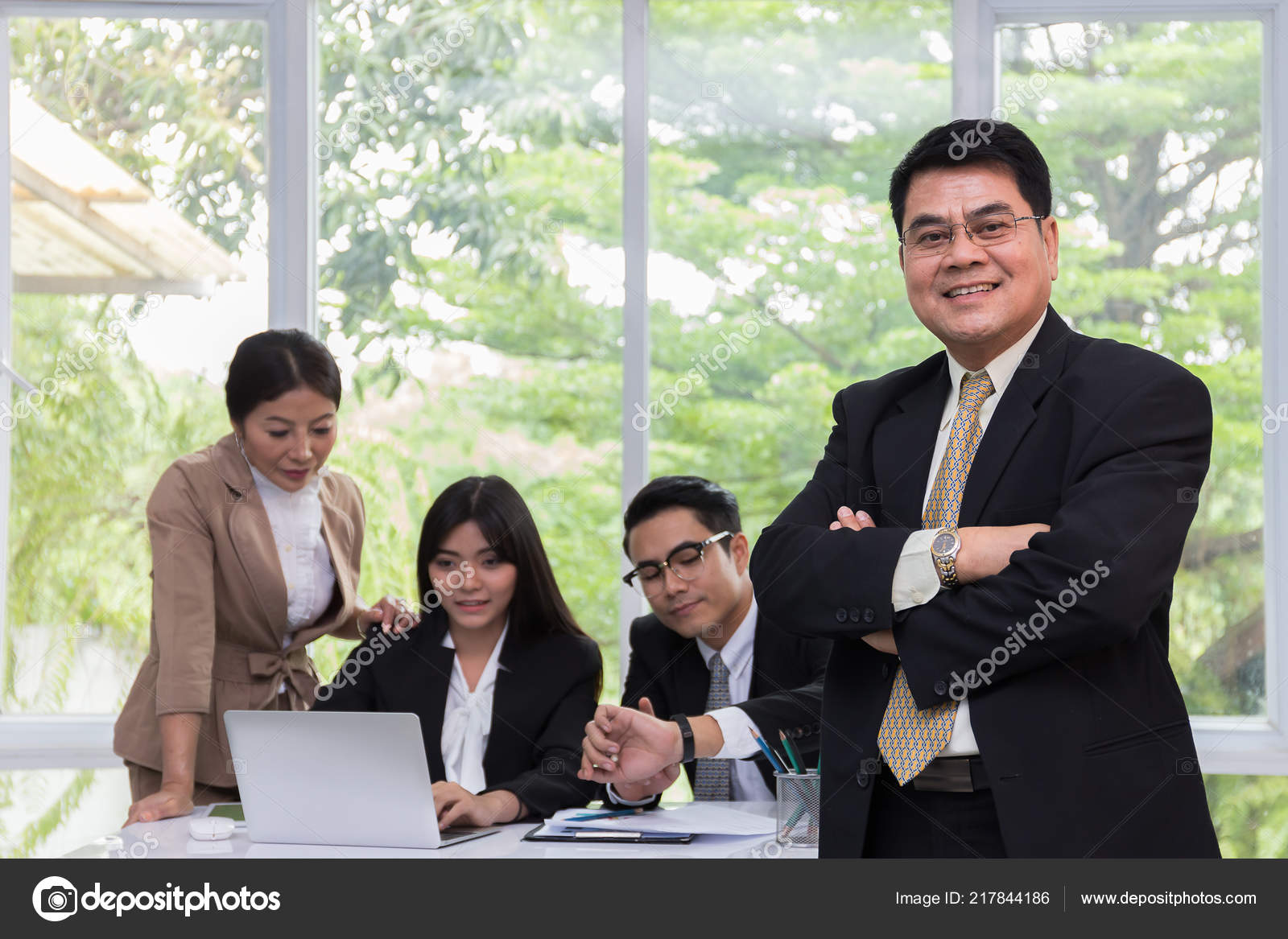 Close Manager Group Business People Planning Meeting Braunstrom Success ...