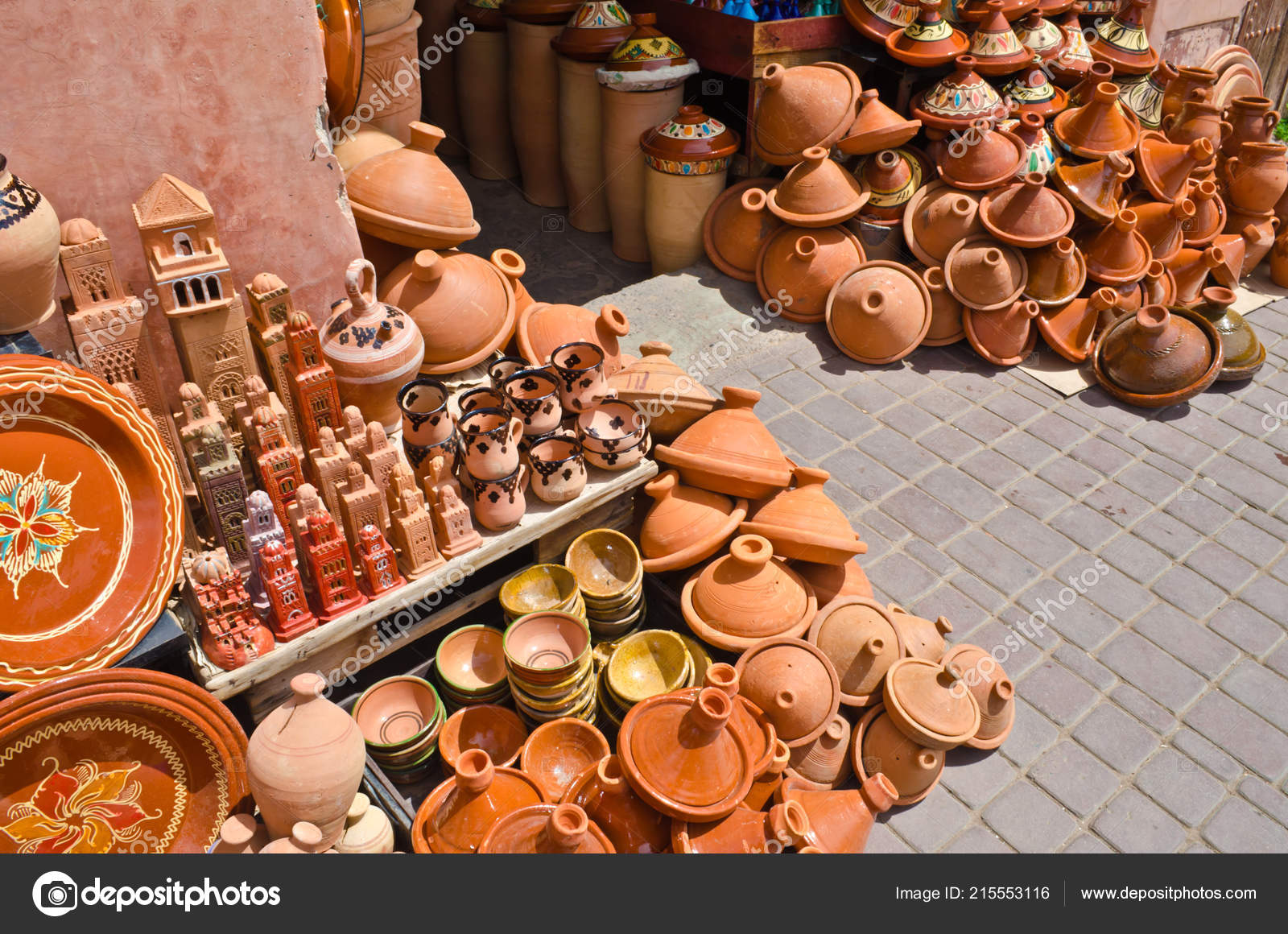 Stall Different Clay Bowls Pots Stock Photo by ©johndory 215553116