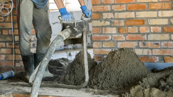 Fotos de Semi concrete, Imagens de Semi concrete sem royalties ...