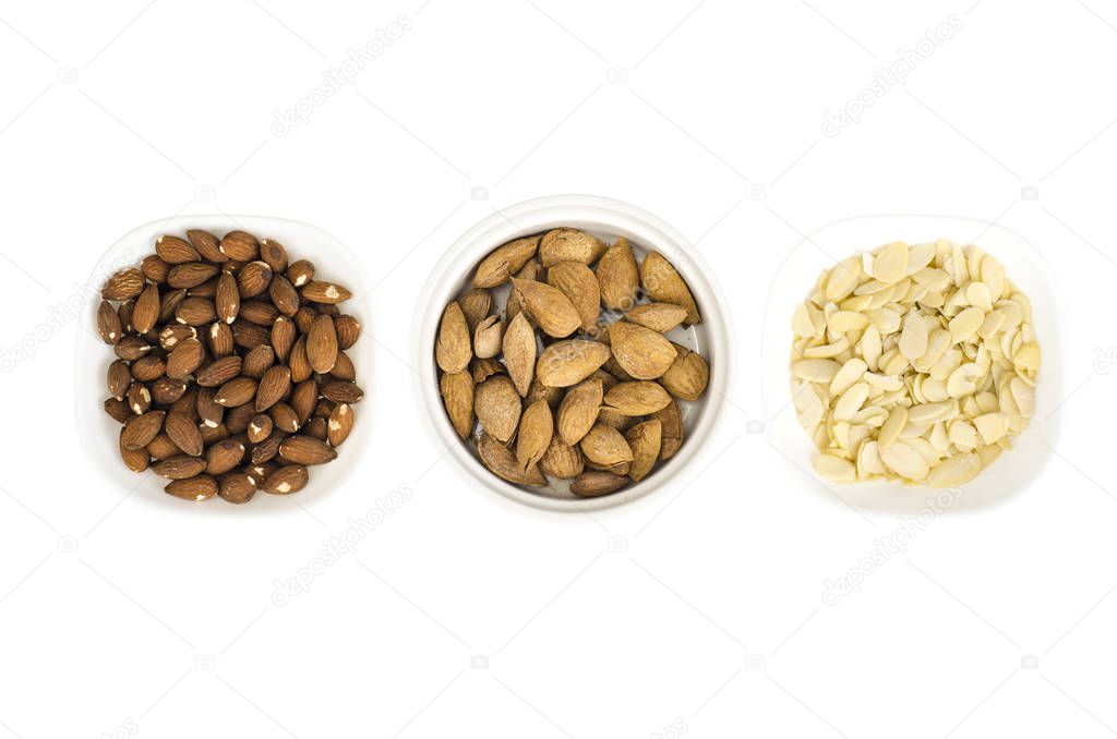 Almendras enteras, peladas y cortadas en rodajas, vista superior ...