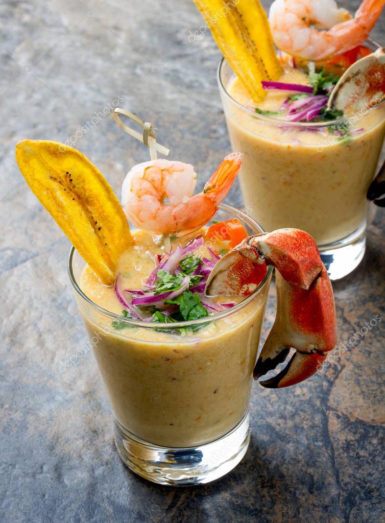 Seviche peruano LECHE DE TIGRE. Ceviche de pescado crudo con limón ...