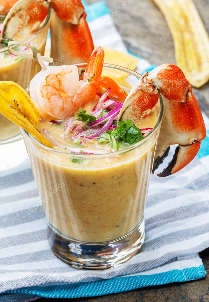 Seviche peruano LECHE DE TIGRE. Ceviche de pescado crudo con limón ...