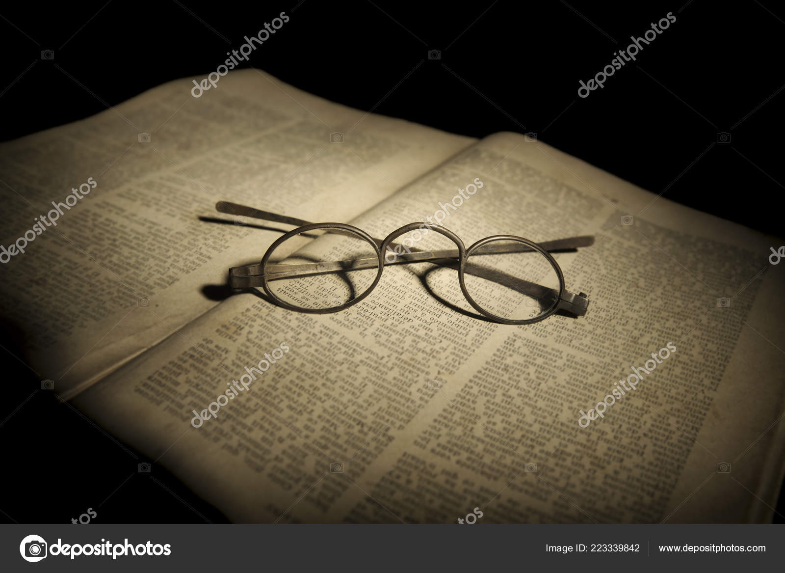 Closeup Very Old Spectacles Eyes Glasseson Very Old Open Book — Stock ...