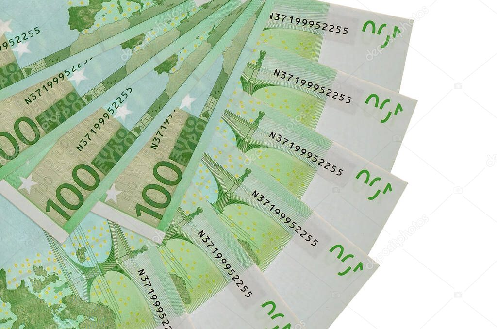 Billetes de 100 euros se encuentra aislado sobre fondo blanco con ...