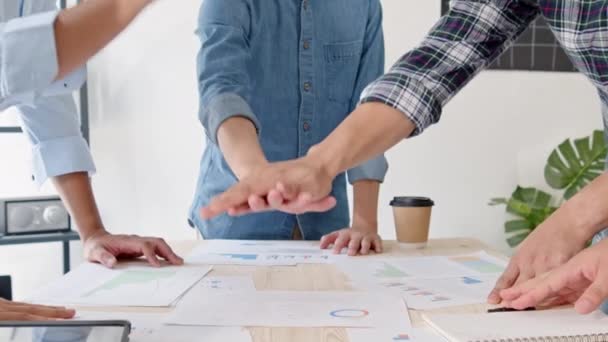 46 Asian business team clap with their hands Videos, Royalty-free Stock ...