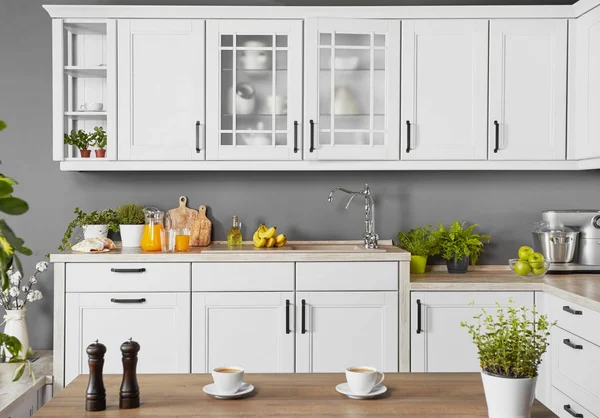 Front View Counter Top Modern Kitchen Stock Photo by ©Goir 196604560