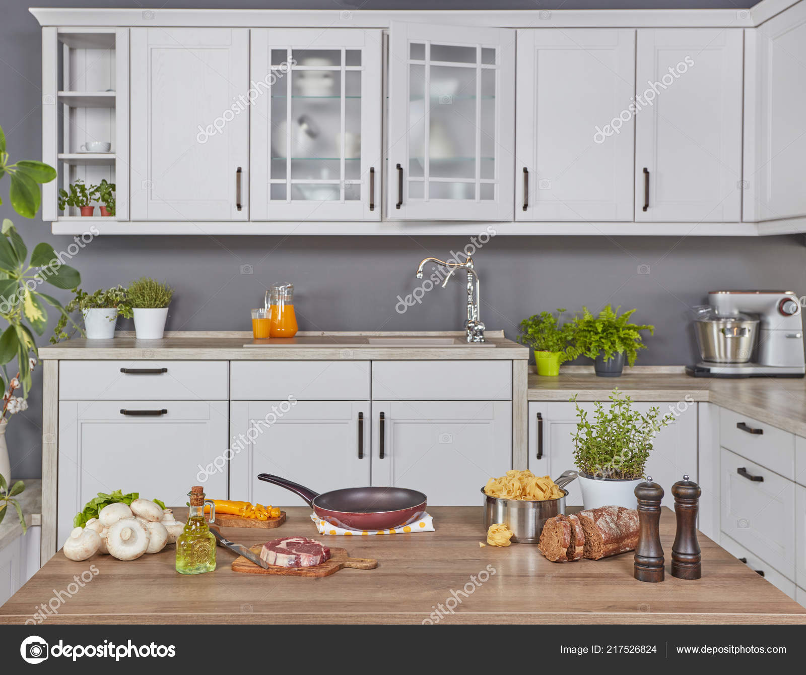 Front View Cooking Counter Top Modern Kitchen — Stock Photo © Goir ...