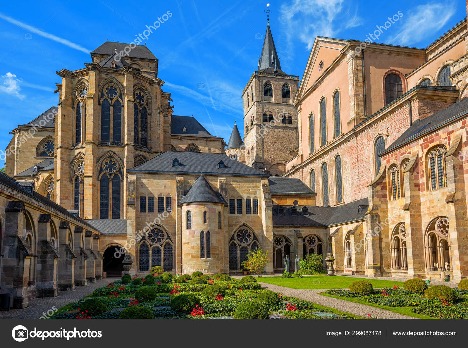 Catedral de San Pedro, Tréveris, Alemania — Foto de stock #299087178 ...