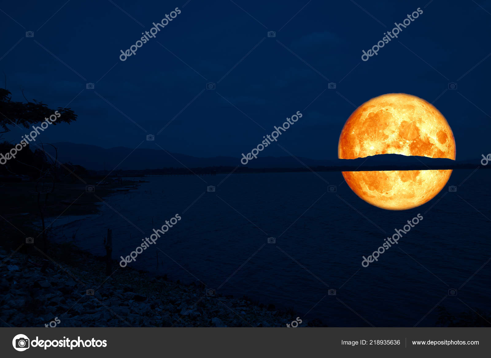 Full Blood Moon Back Mountain Reflection Lake Elements Image Furnished ...
