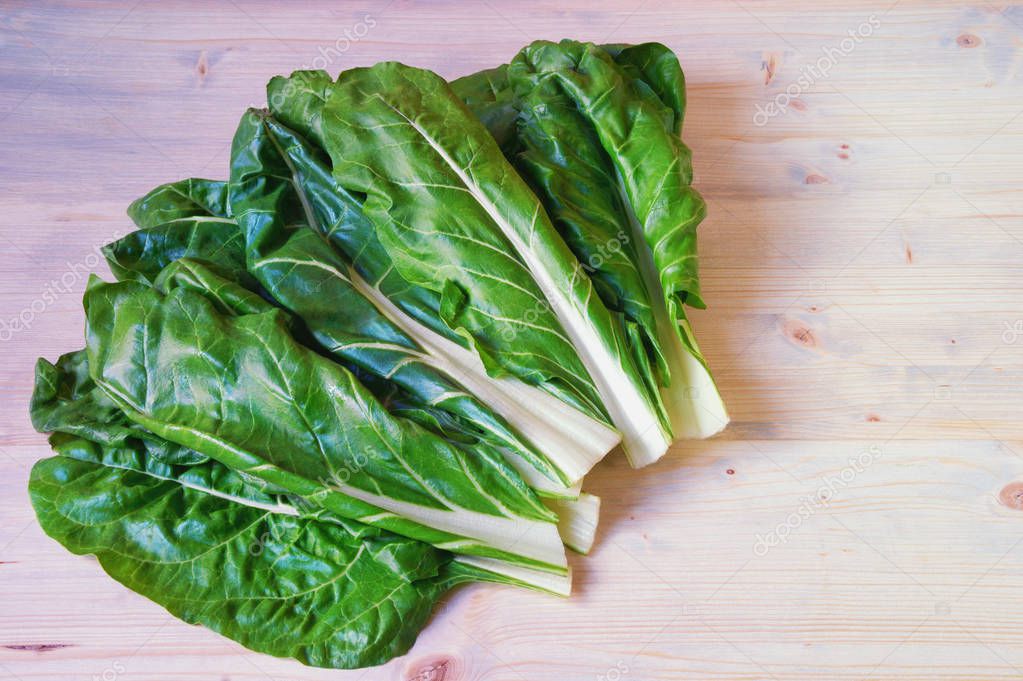 Cocina balcánica. Blitva (hojas de acelga) - verduras de hoja popular ...