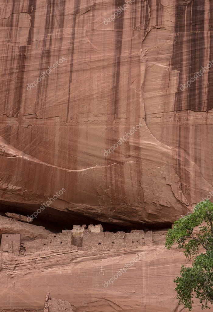 Antiguas ruinas nativas americanas en Canyon de Chelly, cerca de Chinle ...