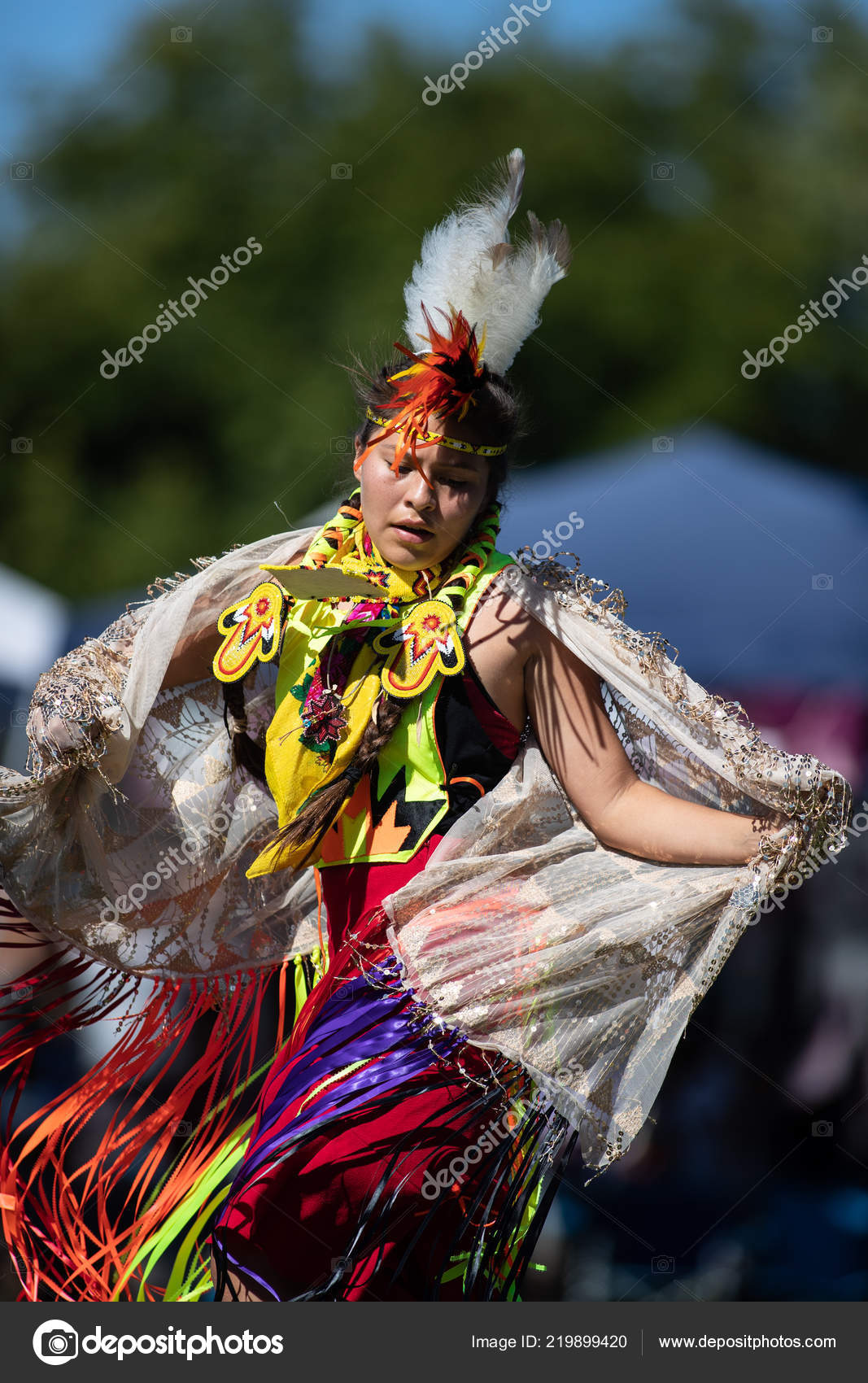 Participants Dancing Native American Style Stillwater Pow Wow Anderson ...