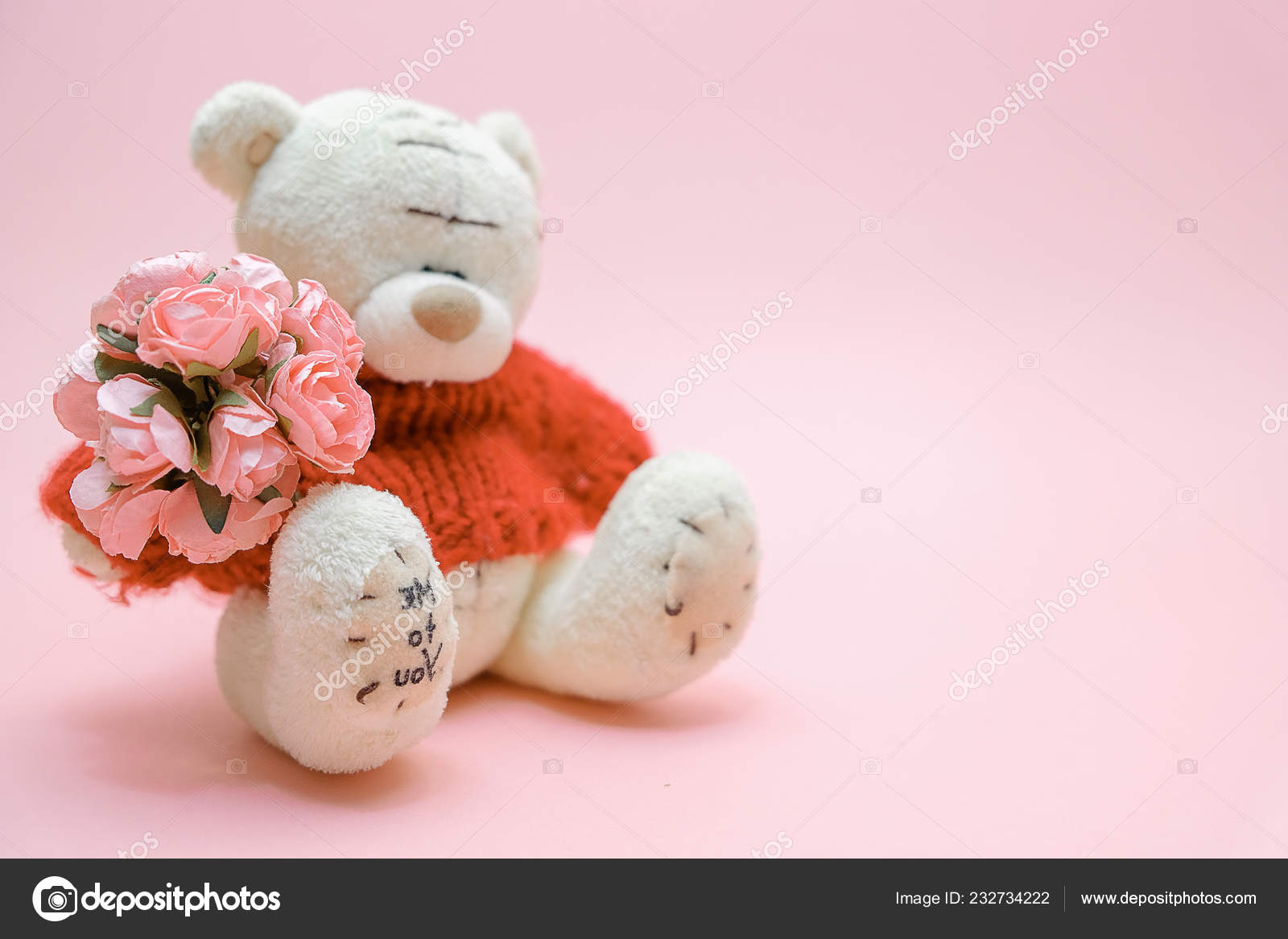 Cute Pink Teddy Bears With Roses