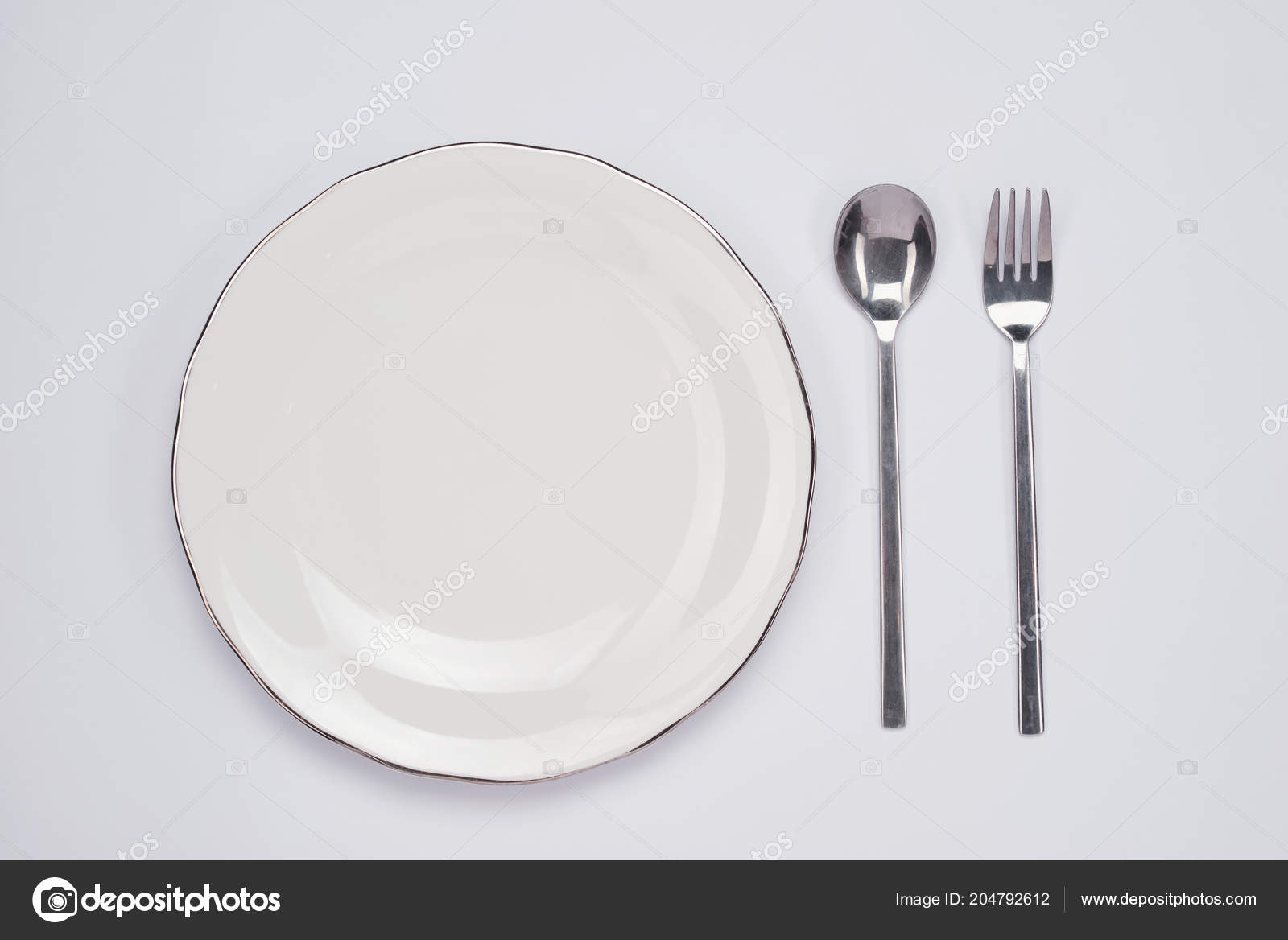 Dinner Plate Setting Top View Empty Plate Silverware Set Wooden Stock ...