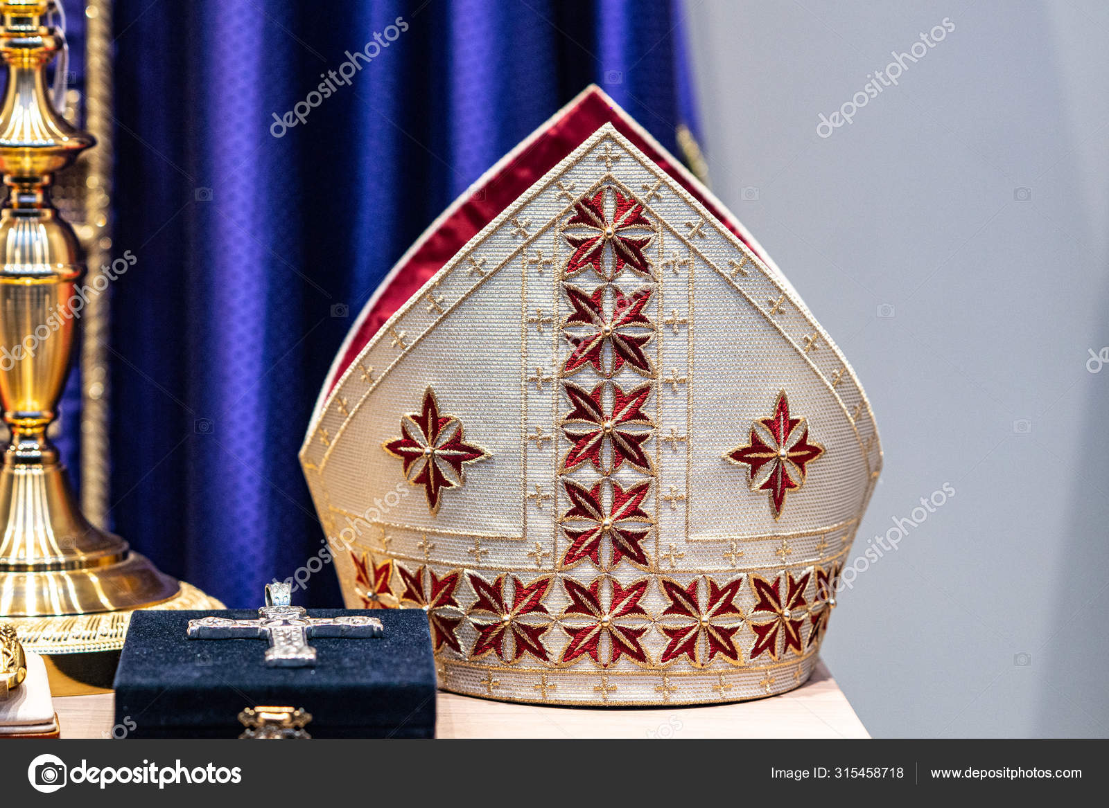 Mitre Miter Traditional Ceremonial Head Dress Bishops Certain Abbots ...