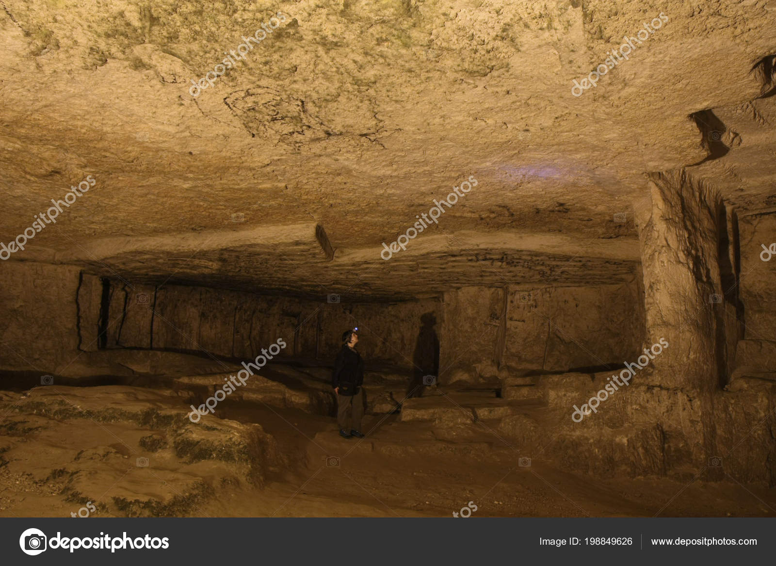 Tsidkiyagu Cave Zedekiah Quarries Located Old City Temple Mount Stock ...