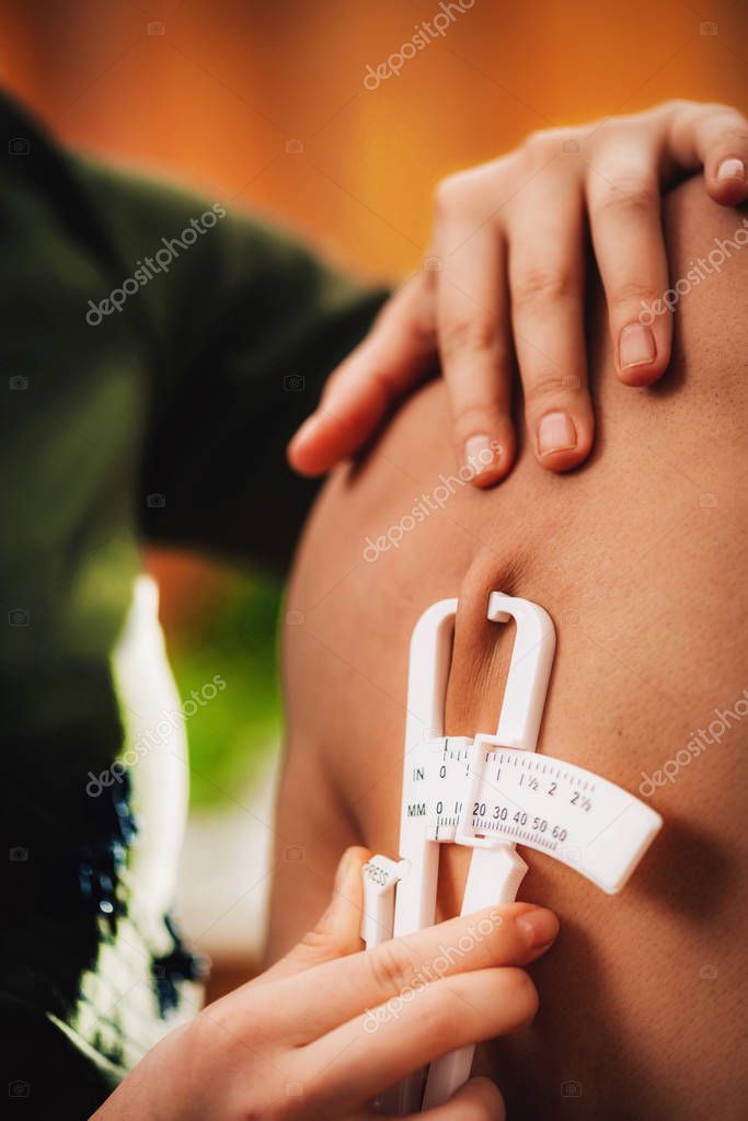 Medición de la grasa corporal en el subescapulario utilizando el ...